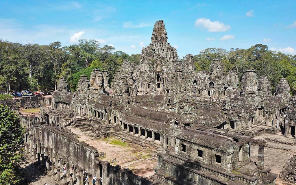 Bayon Temple Travel Guide 2025 - Best Time To Visit